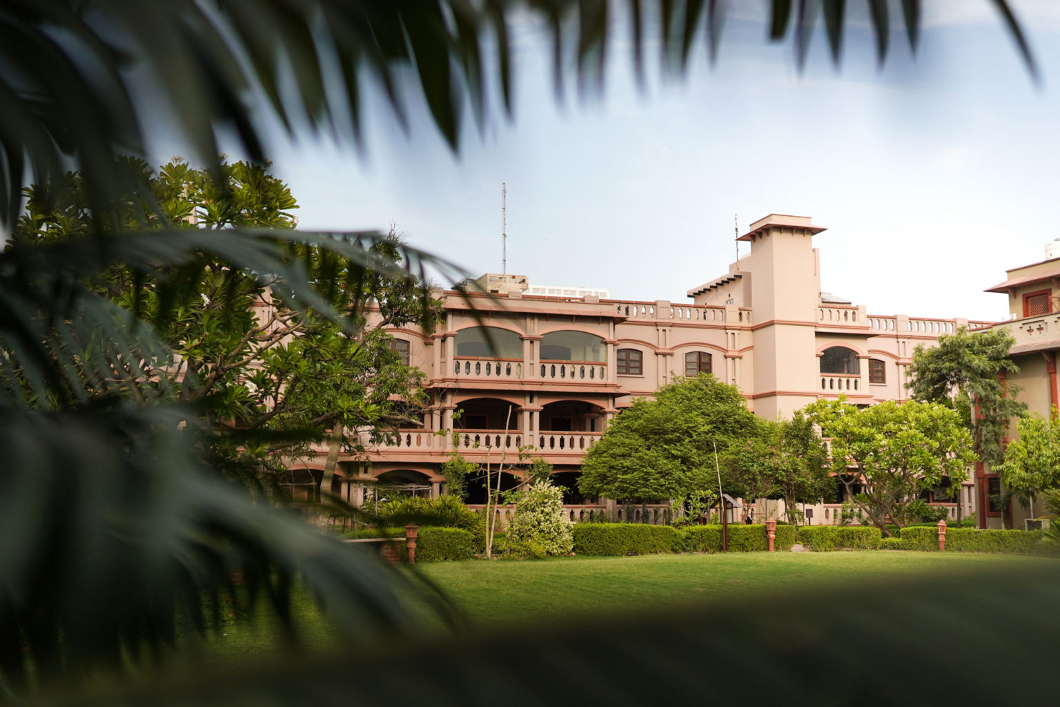 What makes MVT Guest House (Mayapur Vrindavan Trust) one of the best ...